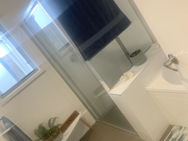 Room for rent Coomera, Australia - Spacious room for rent in upper coomera