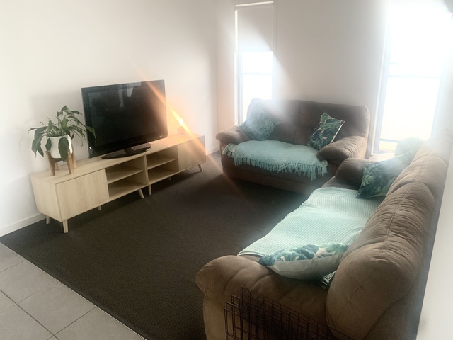 Room for rent Coomera, Australia - Spacious room for rent in upper coomera